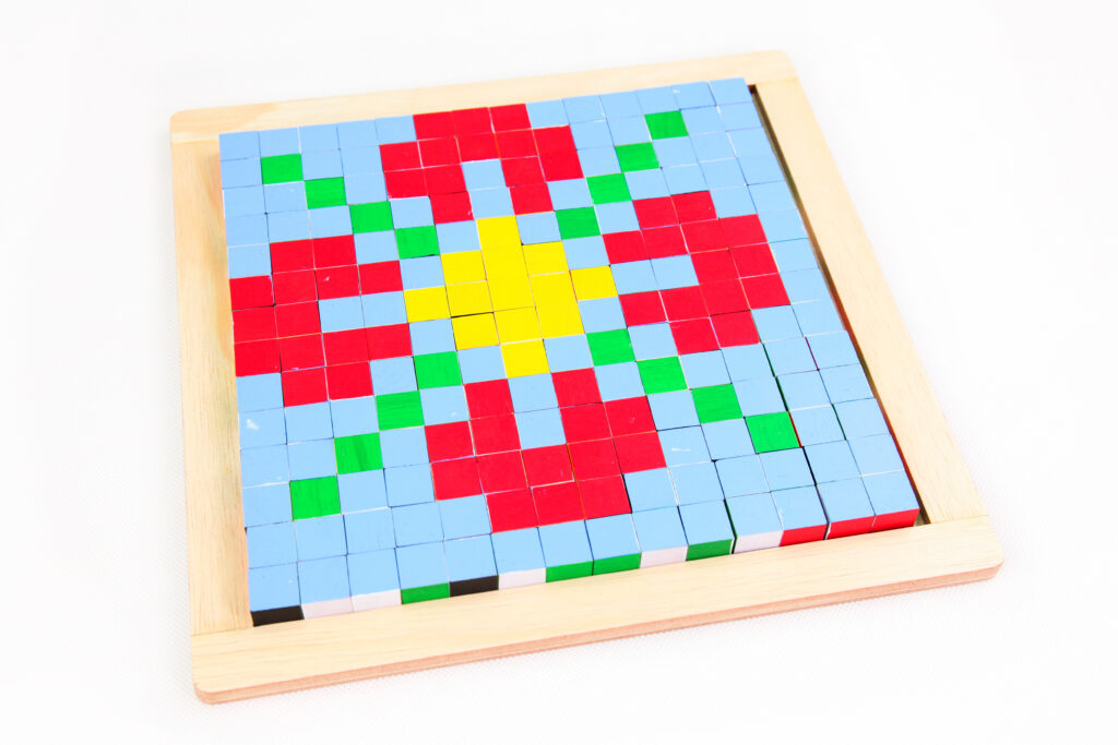 สื่อ Unplugged Coding : คิดภาพจากพิกเซล – Kids and Toys